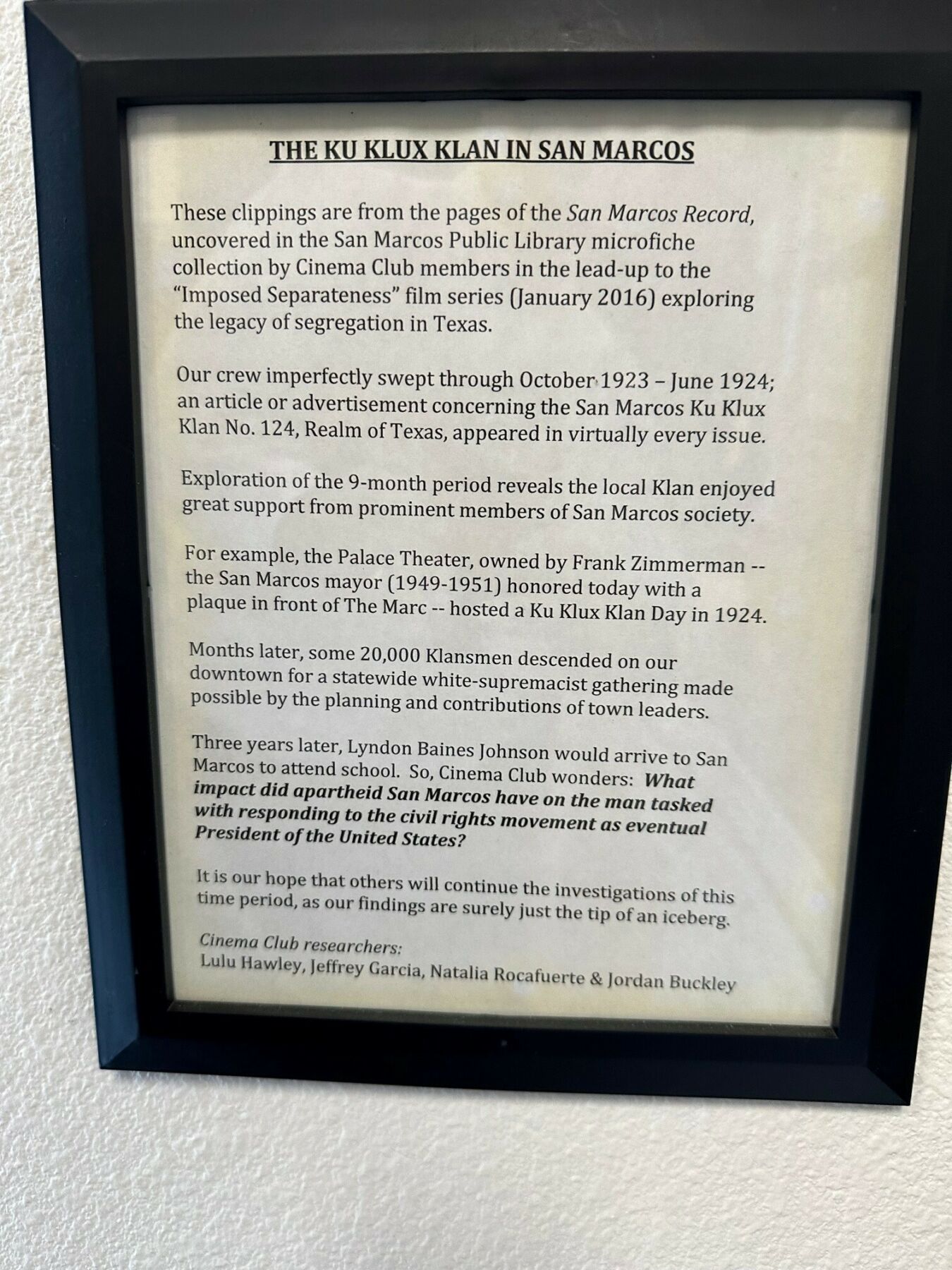 Texas couple sues over symbol linked to Ku Klux Klan